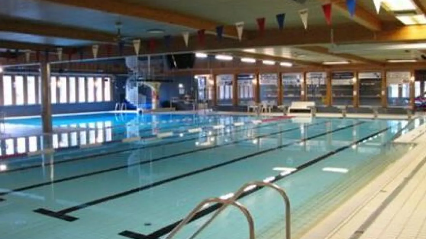 Mora simhall | Visit Dalarna
